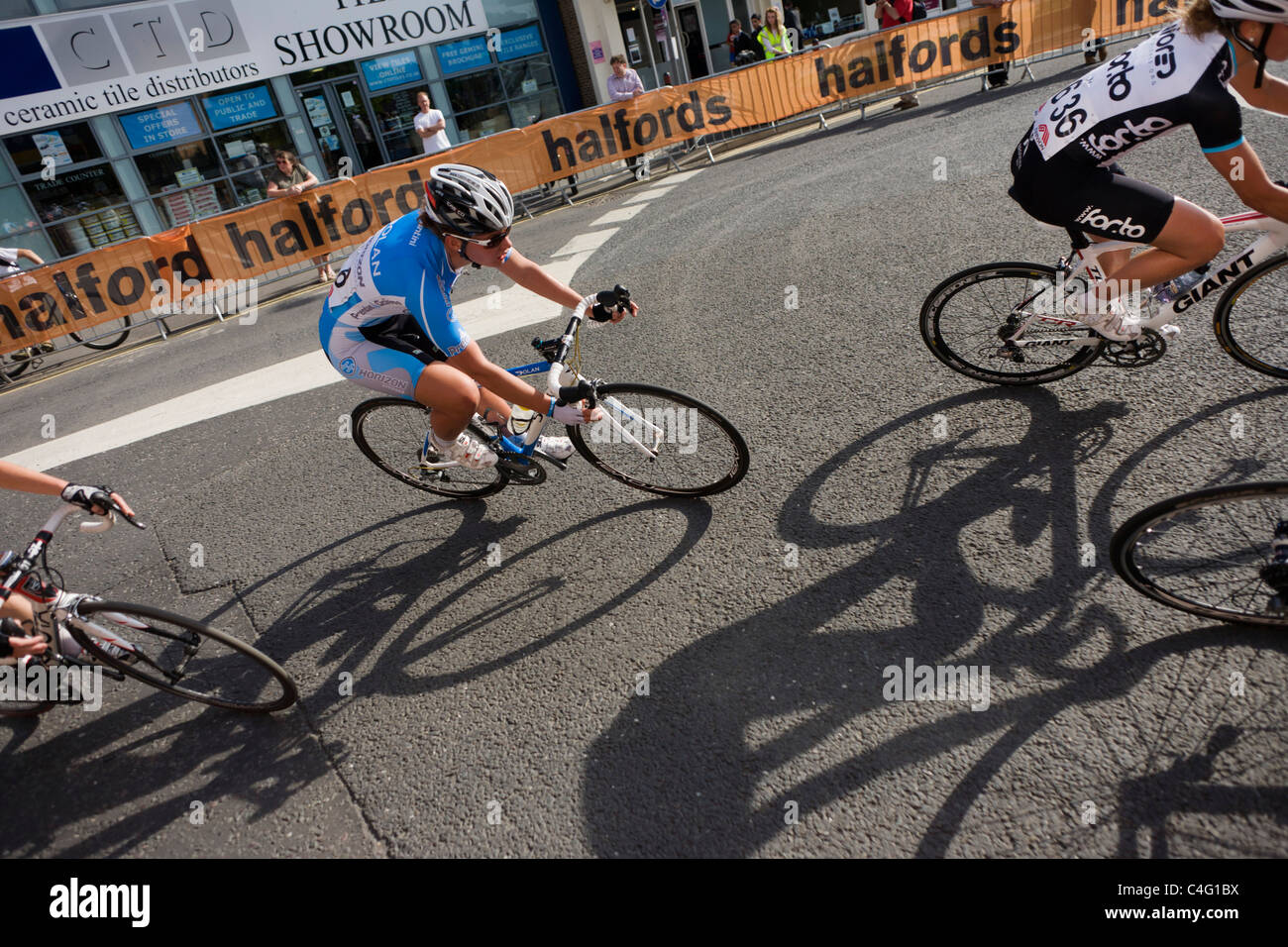 Halfords race team hi-res stock photography and images - Alamy