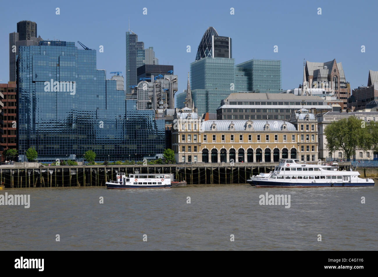 London gherkin building hi-res stock photography and images - Alamy