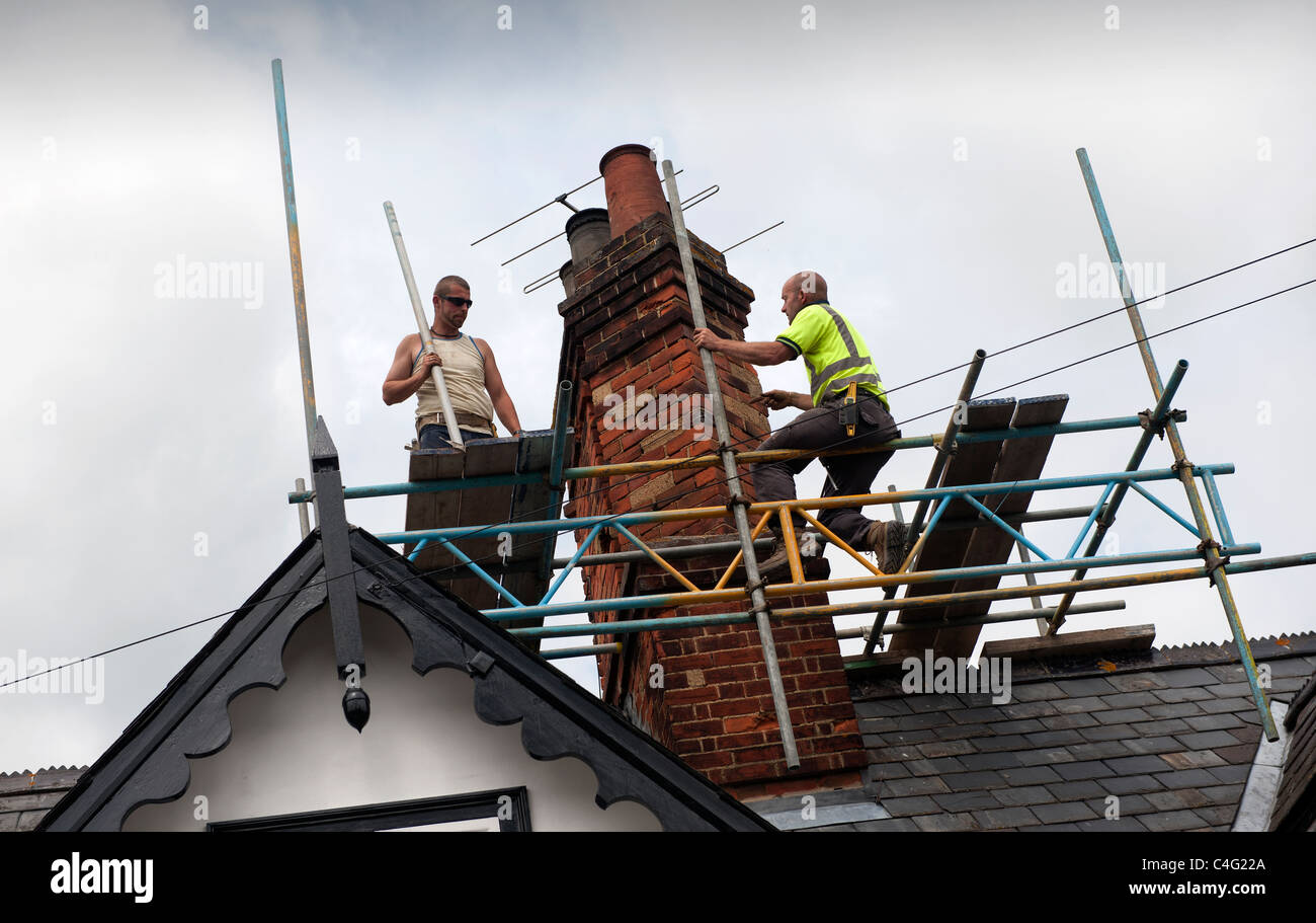 Erecting scaffolding High Resolution Stock Photography and Images - Alamy