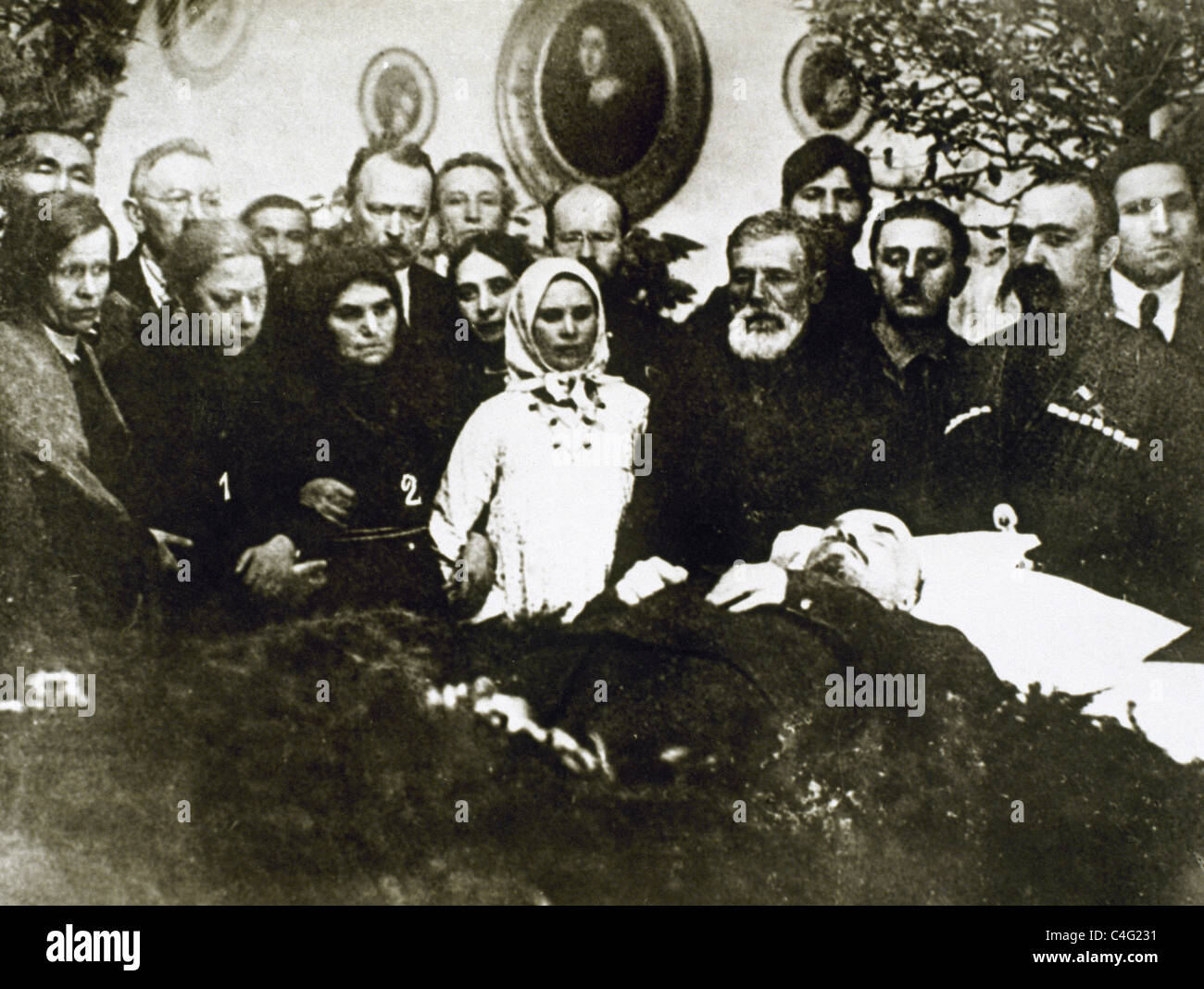 Vladimir lenin body hi-res stock photography and images - Alamy