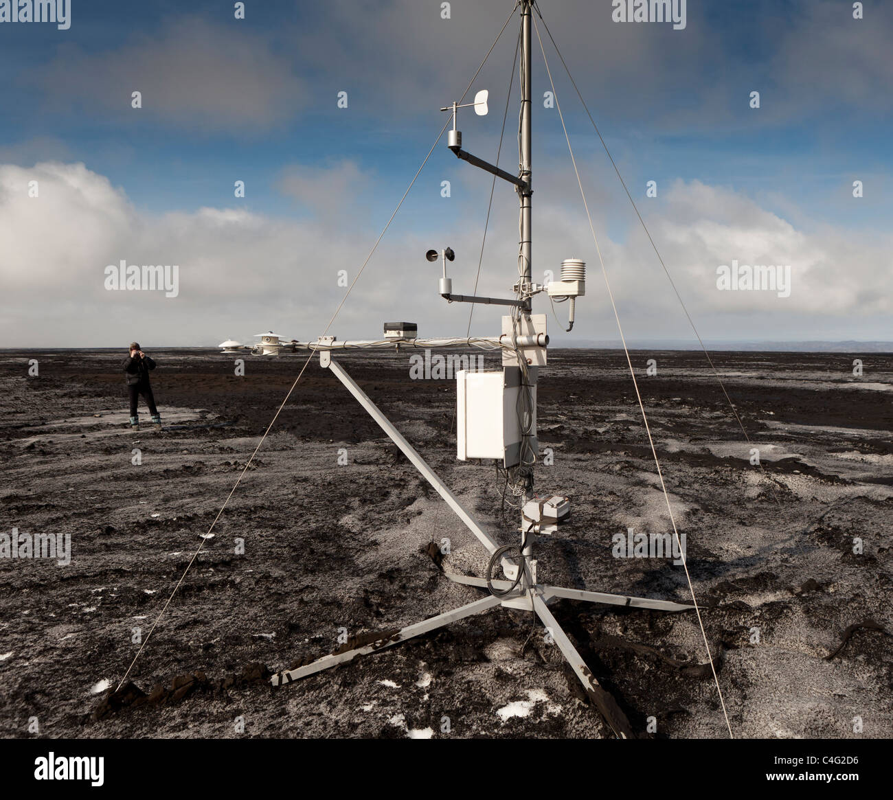 Weather station placed on ashfall from Grimsvotn volcanic eruption ...
