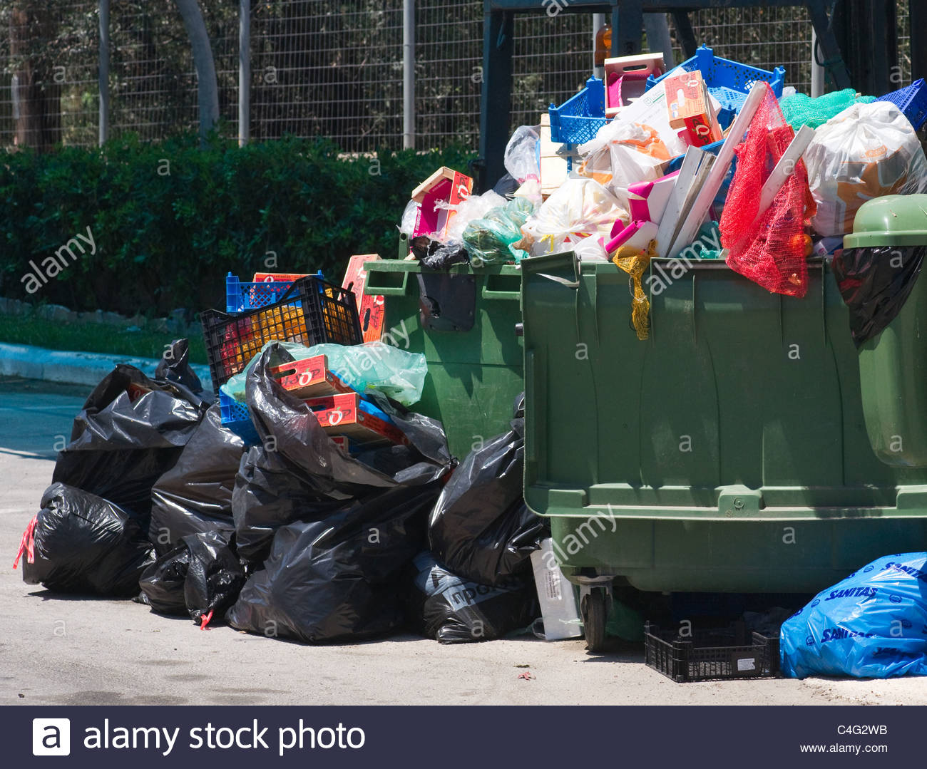 Modern Life Is Rubbish High Resolution Stock Photography and Images - Alamy