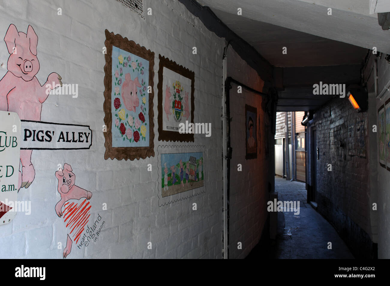 Pigs alley hi-res stock photography and images - Alamy