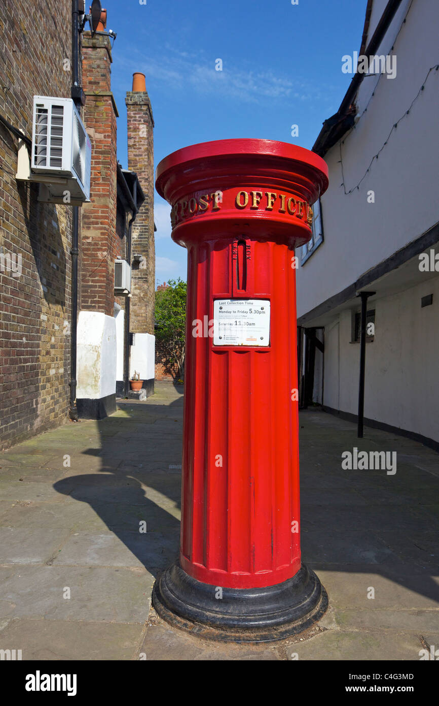 Victorian Pillar Box, 1856, High Street, Eton, Berkshire, England, UK ...