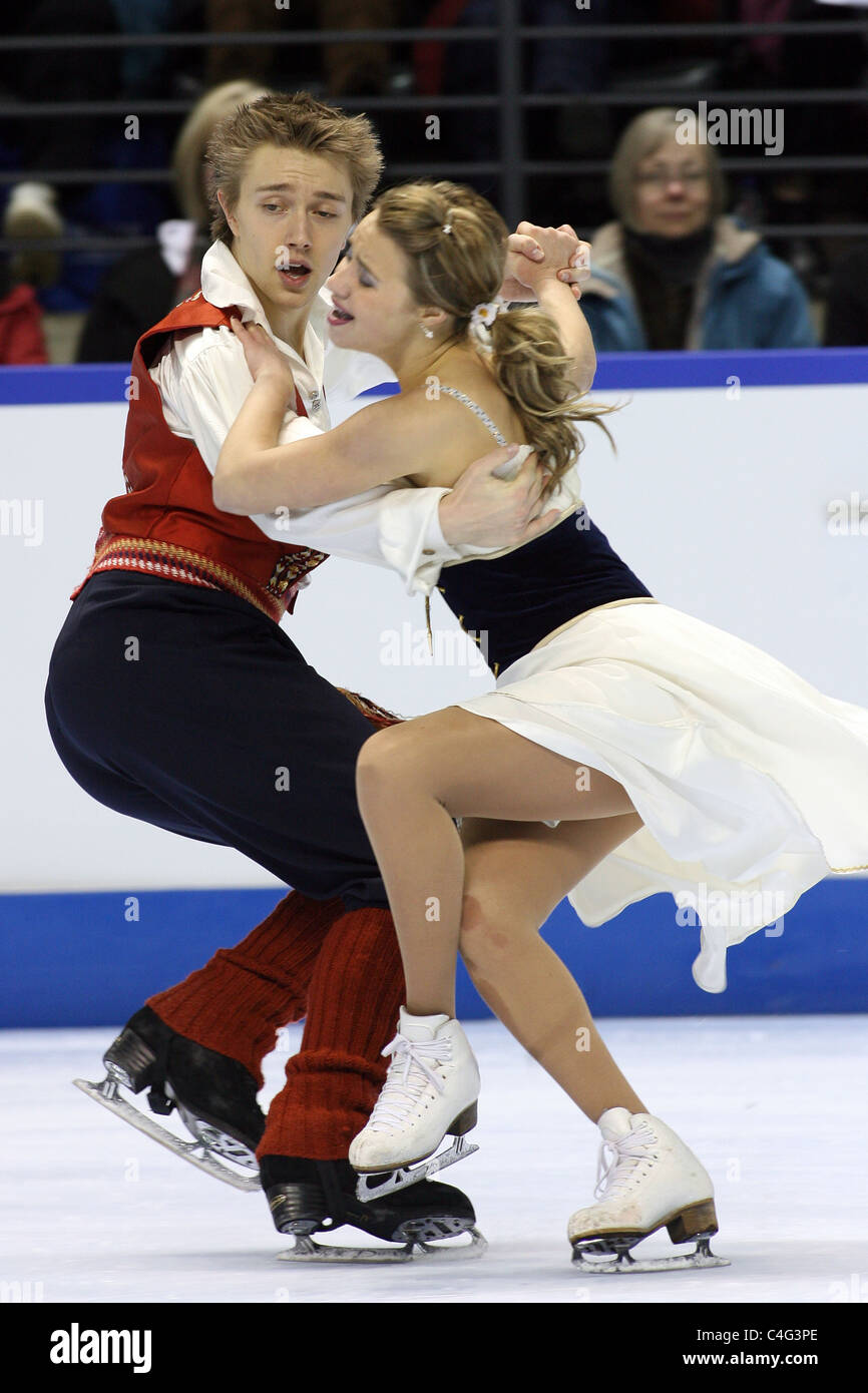 Karen Routhier and Eric Saucke-Lacelle compete at the 2010 BMO Skate ...