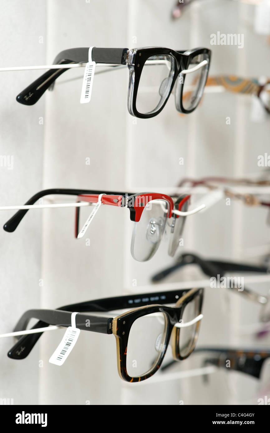 Defective vision hi-res stock photography and images - Alamy