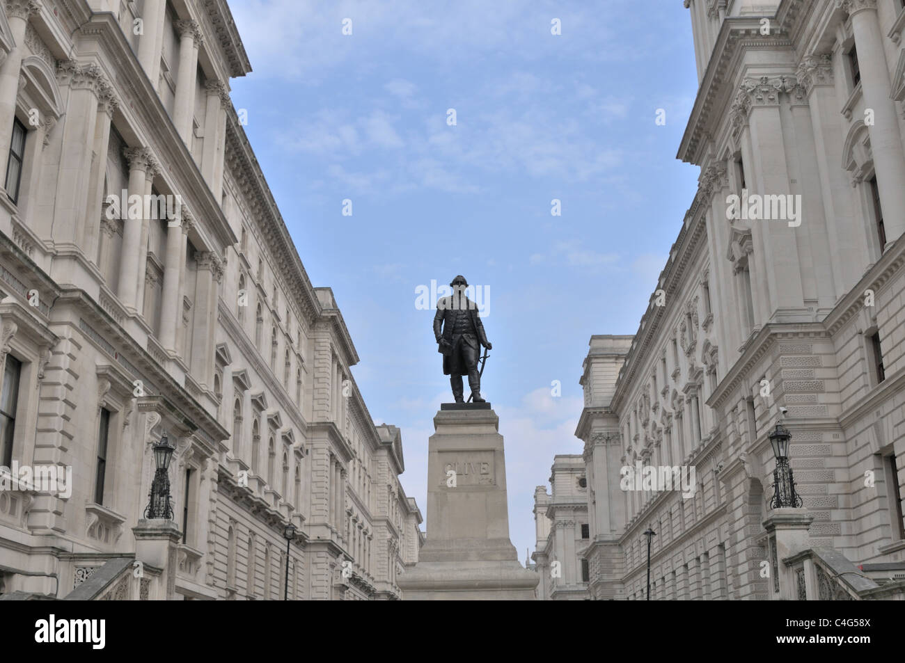 London statue hi-res stock photography and images - Alamy