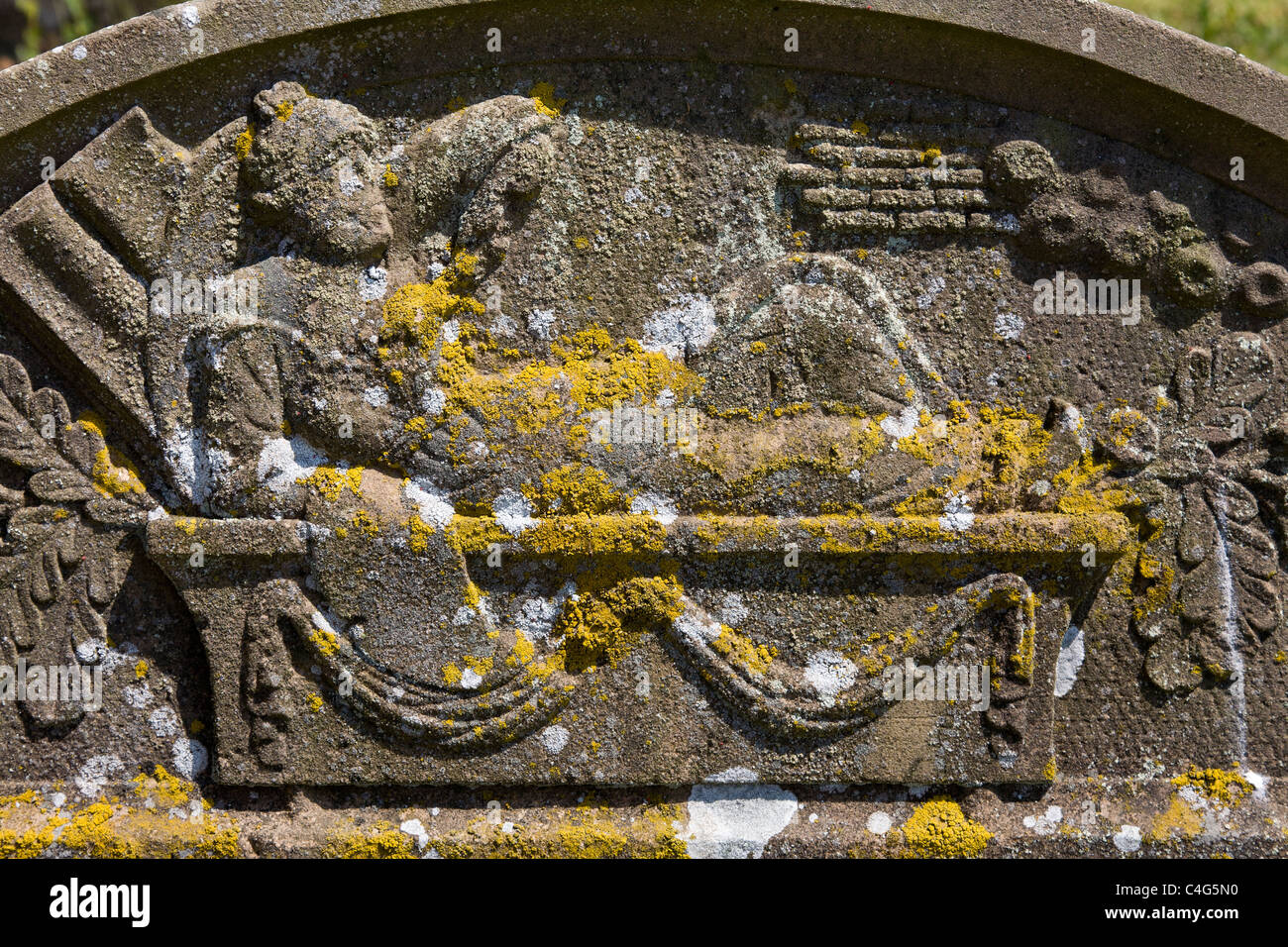 Reclining figure motif on grave headstone Stock Photo - Alamy
