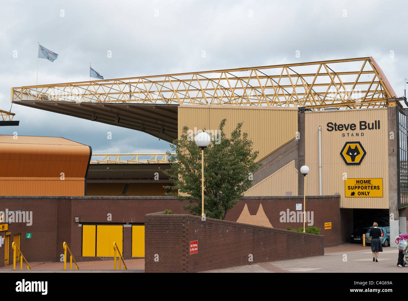Molineux stadium hi-res stock photography and images - Alamy