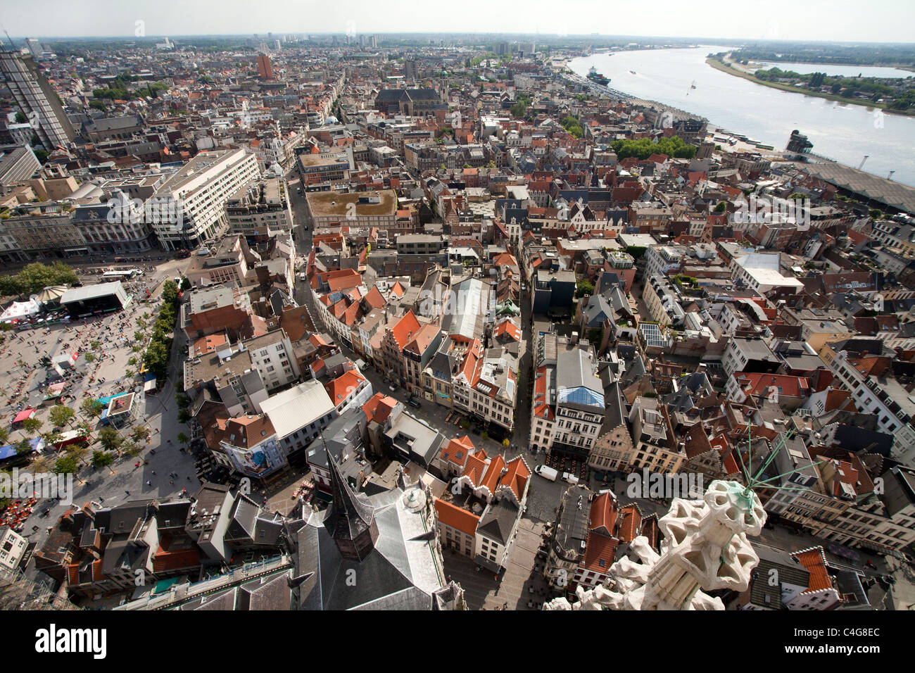 Onze lieve vrouwe toren kathedraal cathedral antwerpen hi-res stock ...