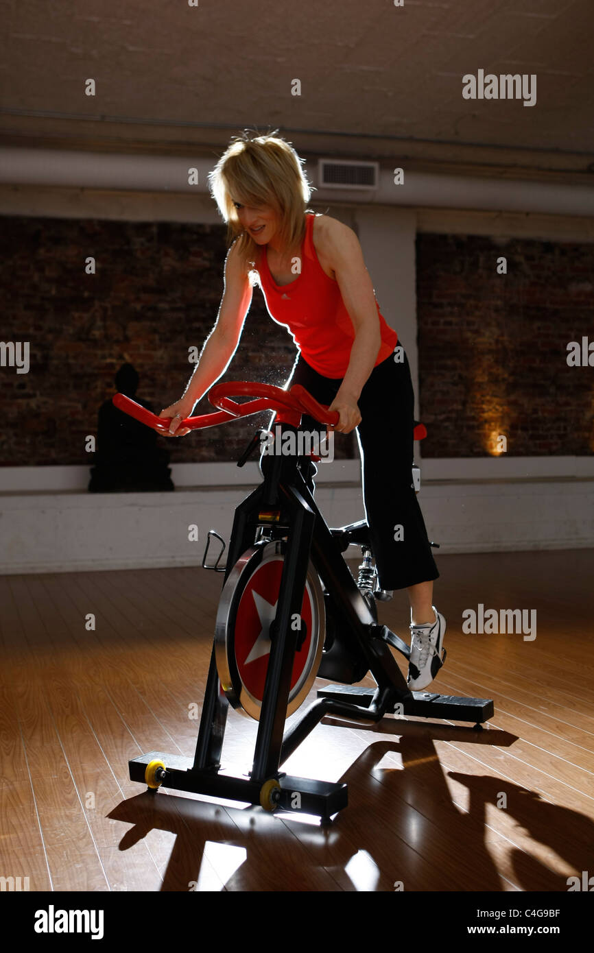 Body builder female hi-res stock photography and images - Alamy