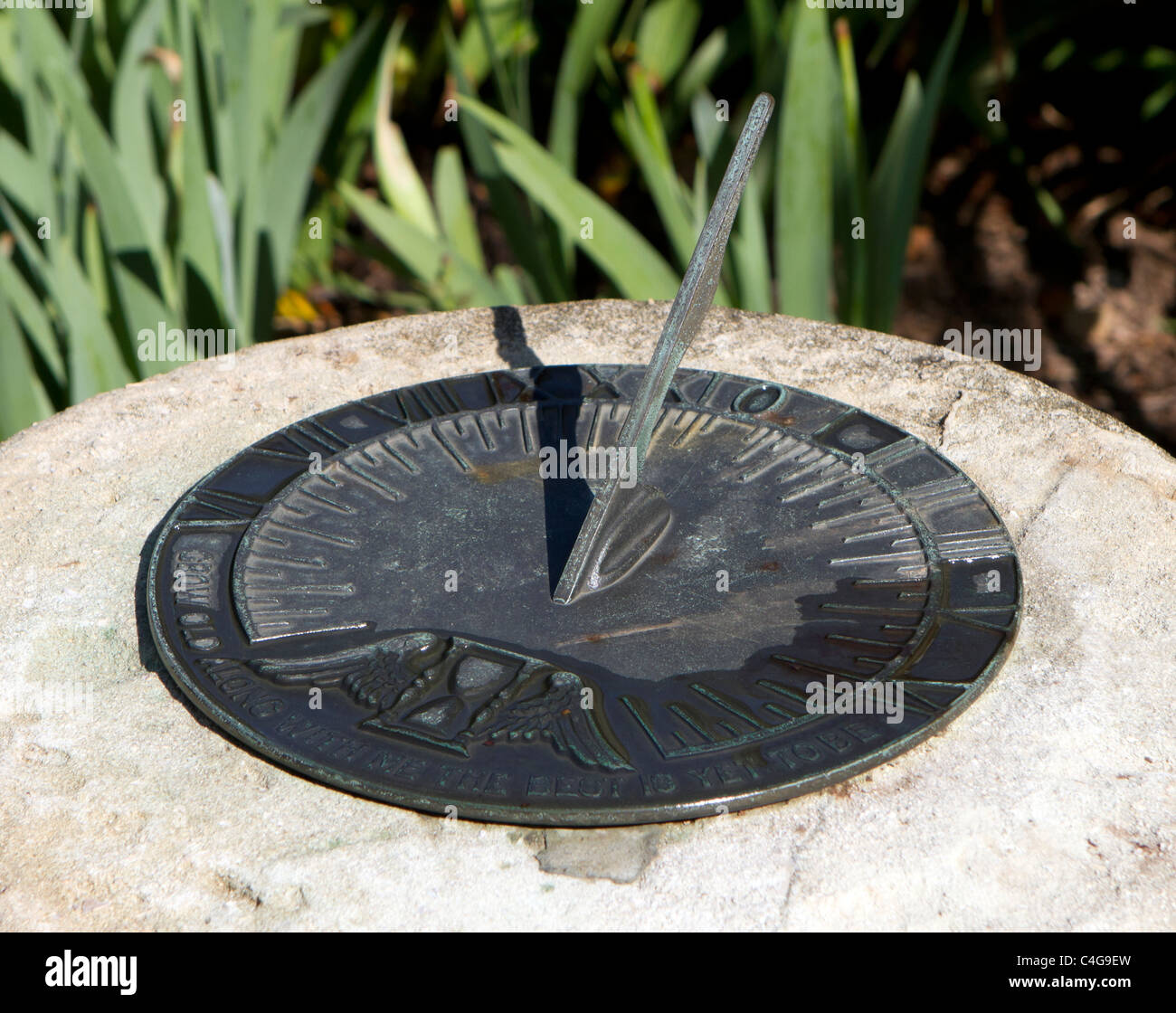 Sundial hi-res stock photography and images - Alamy