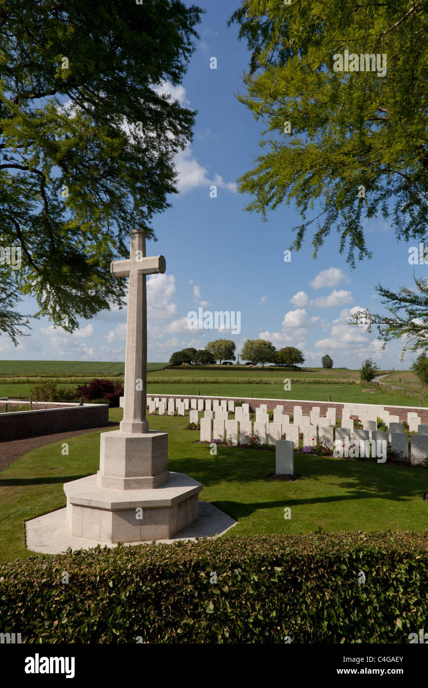 Mud Corner cemetery, British war graves, near Ploegsteert Wood in ...