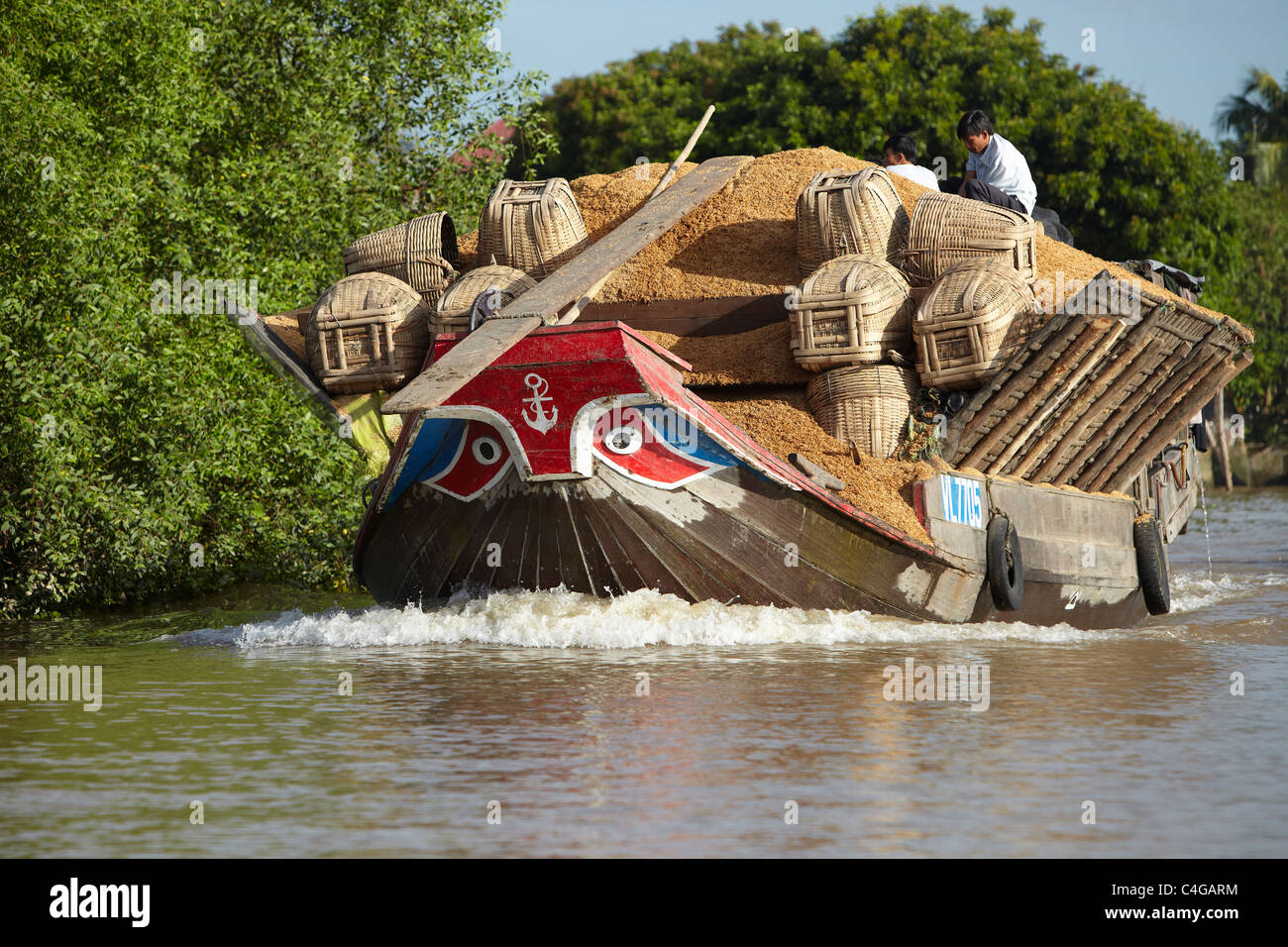 Overloaded boat hi-res stock photography and images - Alamy