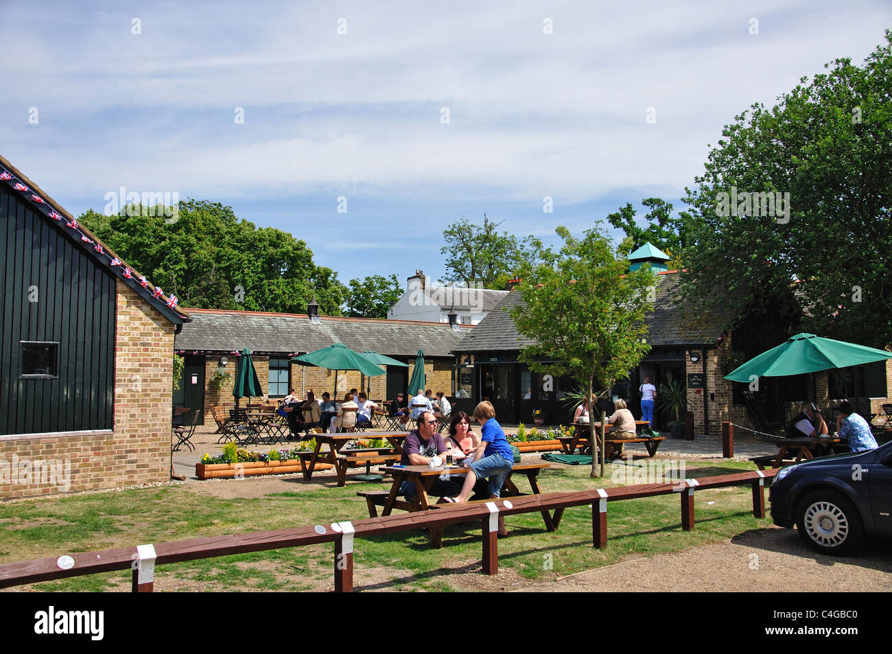 Windsor farm shop hi-res stock photography and images - Alamy