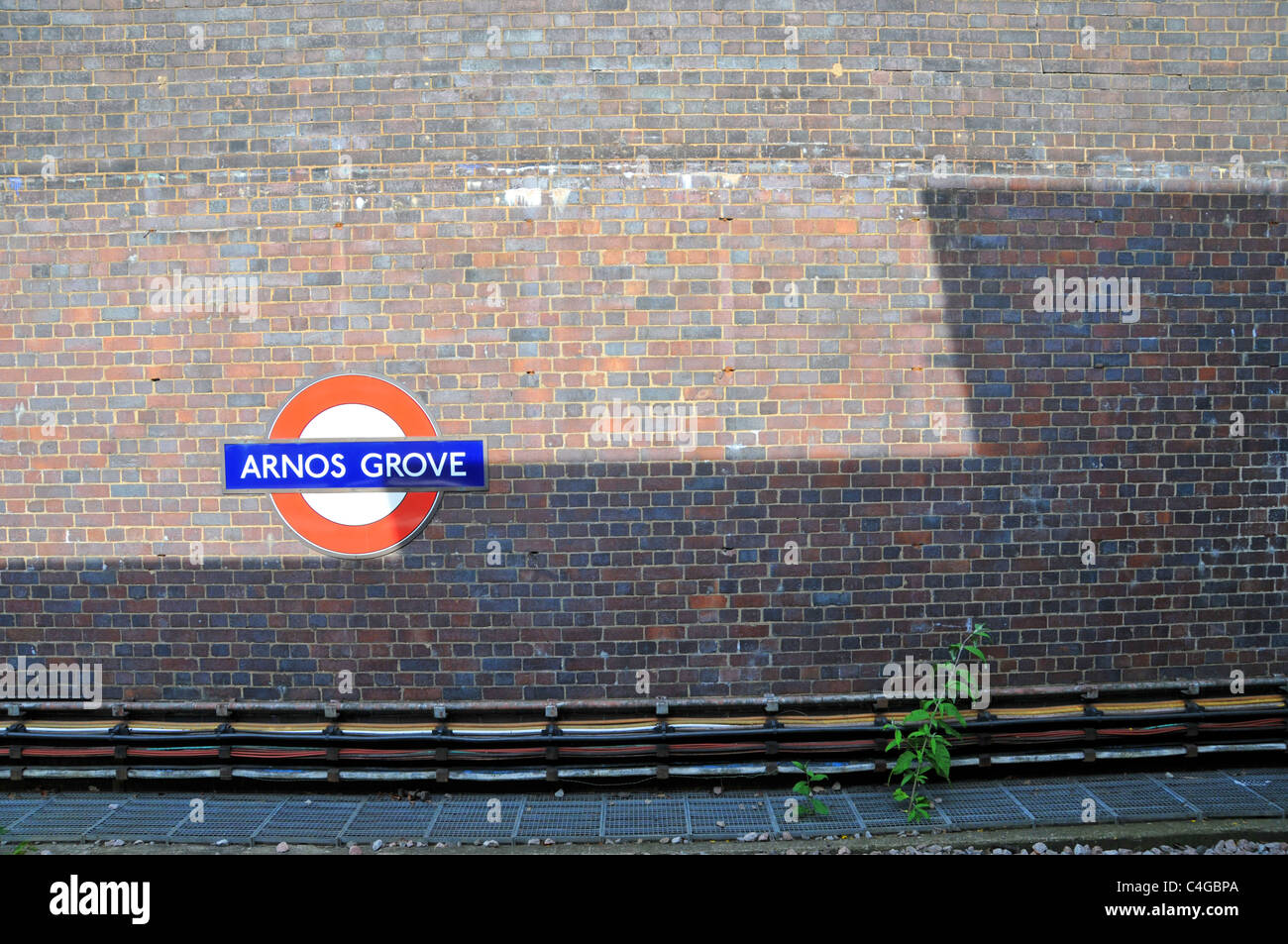 Arnos grove london hi-res stock photography and images - Alamy