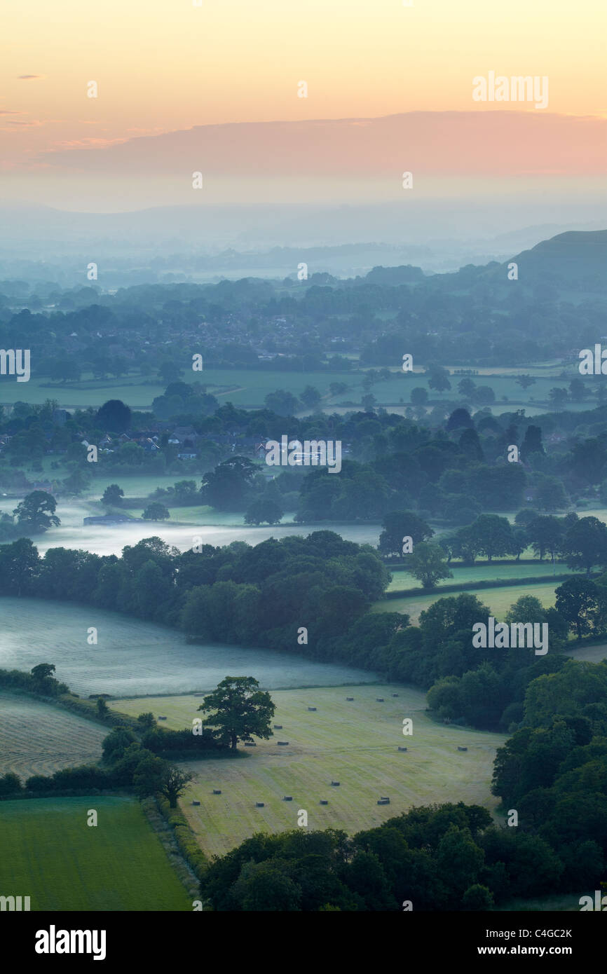 the Blackmore Vale at dawn, from Okeford Hill, Dorset, England Stock ...