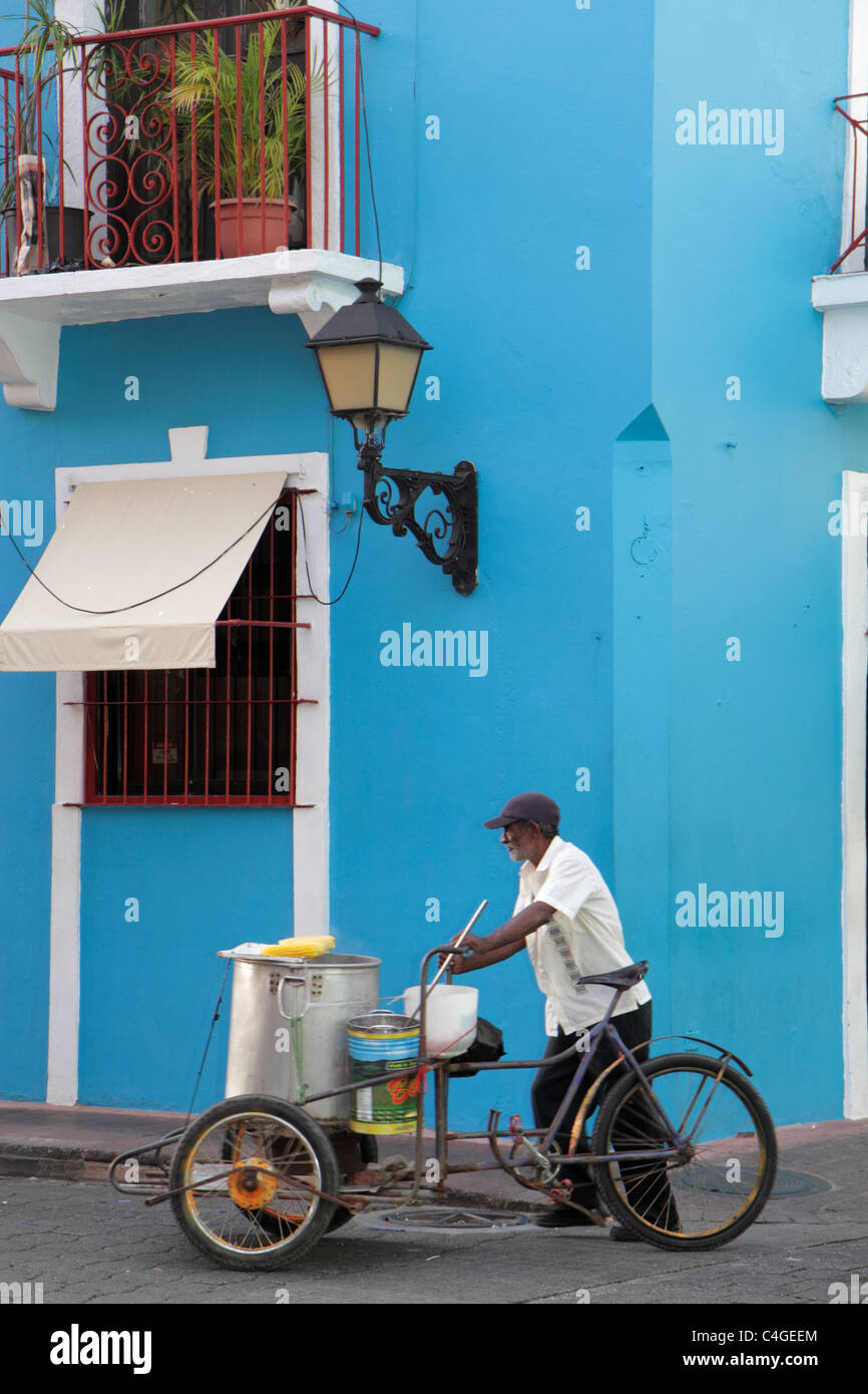 Dominican republic santo domingo ciudad colonial calle hostos hi-res ...