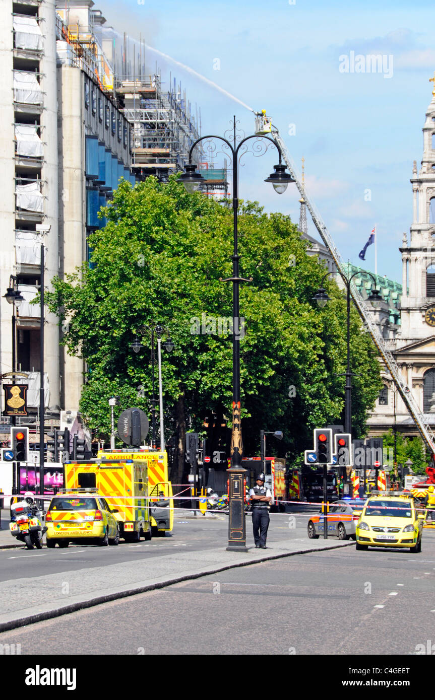 Telescopic access platform hi-res stock photography and images - Alamy