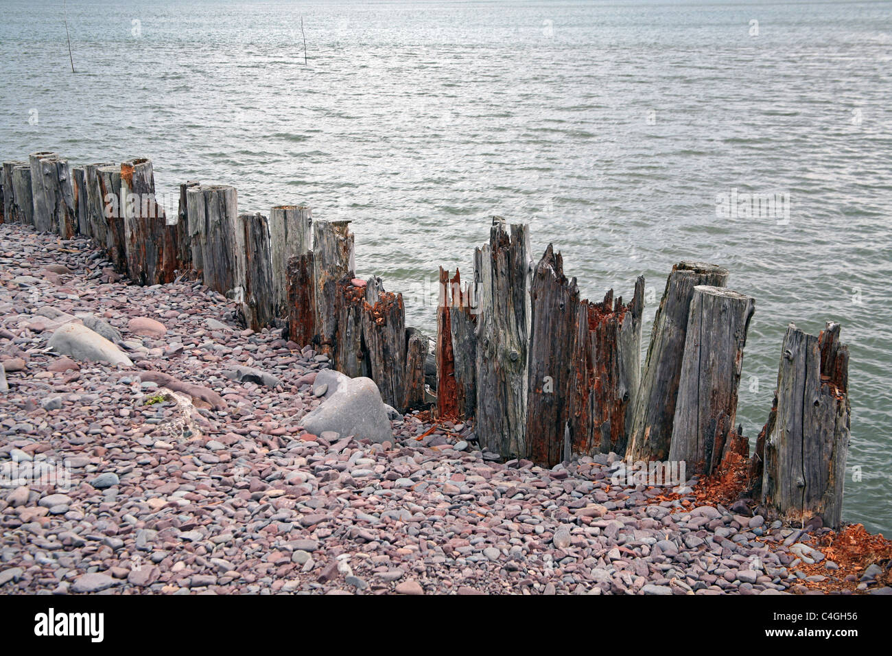 Wooden sea defences hi-res stock photography and images - Alamy