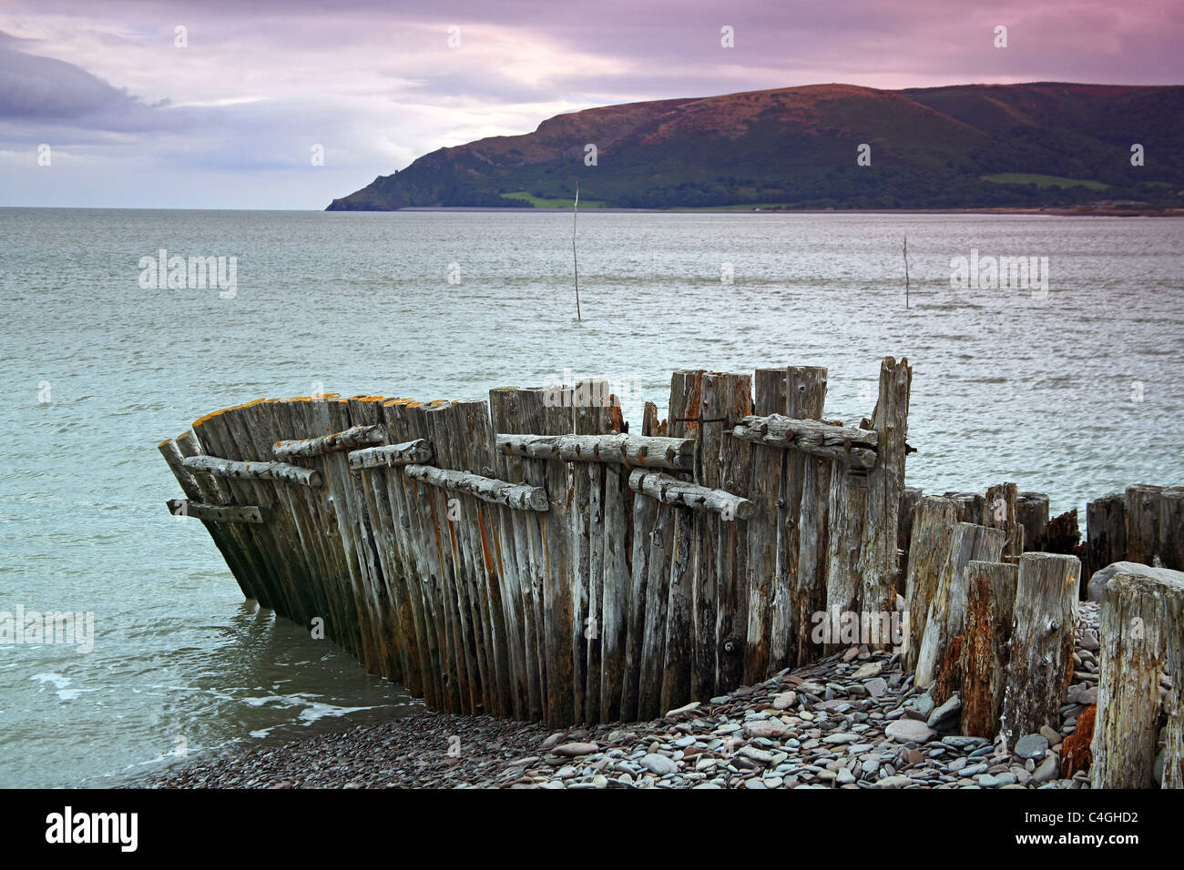 Wooden sea defences hi-res stock photography and images - Alamy
