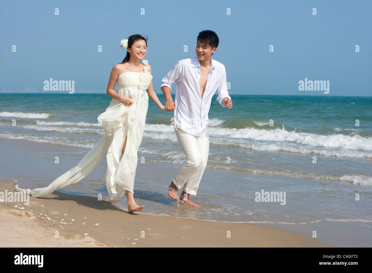 Man running side view barefoot hi-res stock photography and images - Alamy