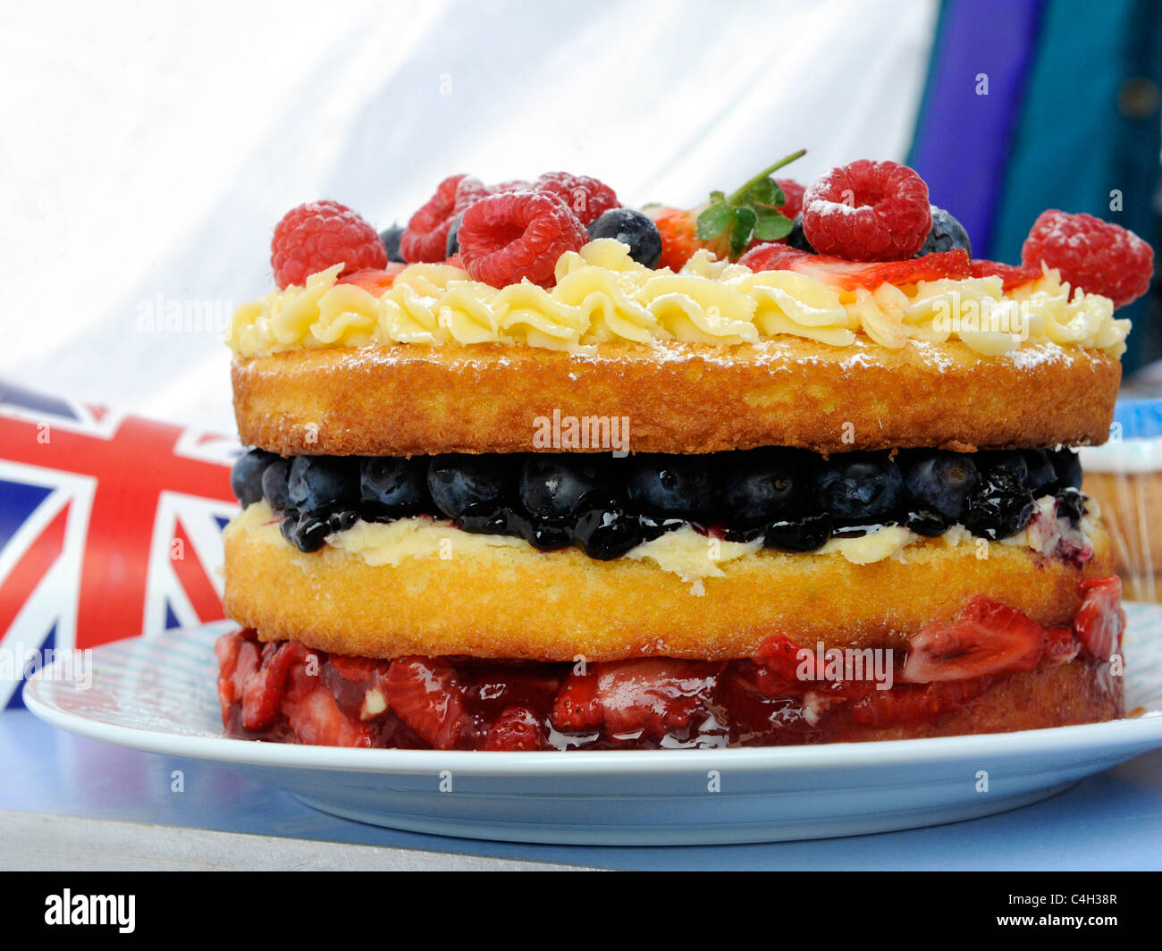 A British cake, at a vintage patriotic tea party Stock Photo - Alamy
