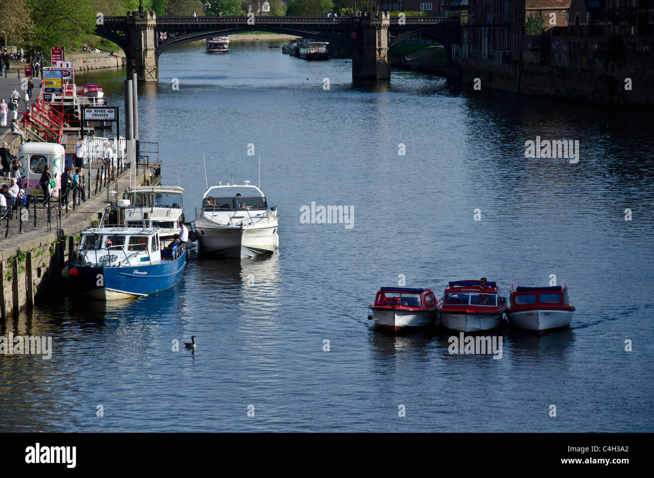 3 boats together hi-res stock photography and images - Alamy