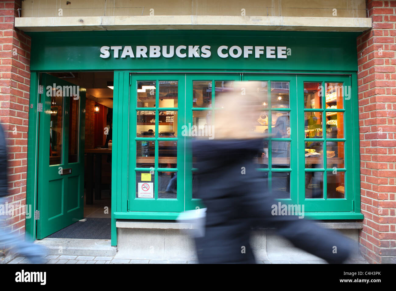 High street coffee shop hi-res stock photography and images - Alamy