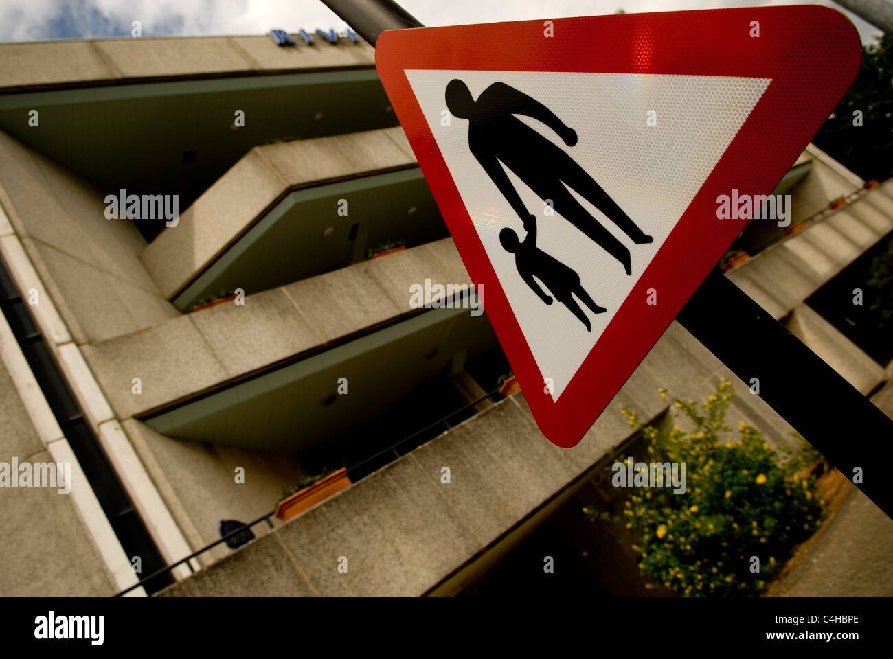 Pedestrian crossing uk sign hi-res stock photography and images - Alamy
