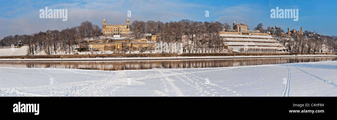 Palaces and castles hi-res stock photography and images - Alamy