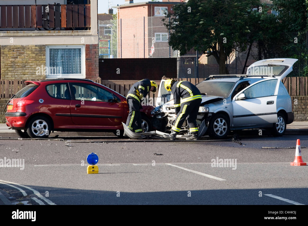 Emergency services scene road hi-res stock photography and images - Alamy