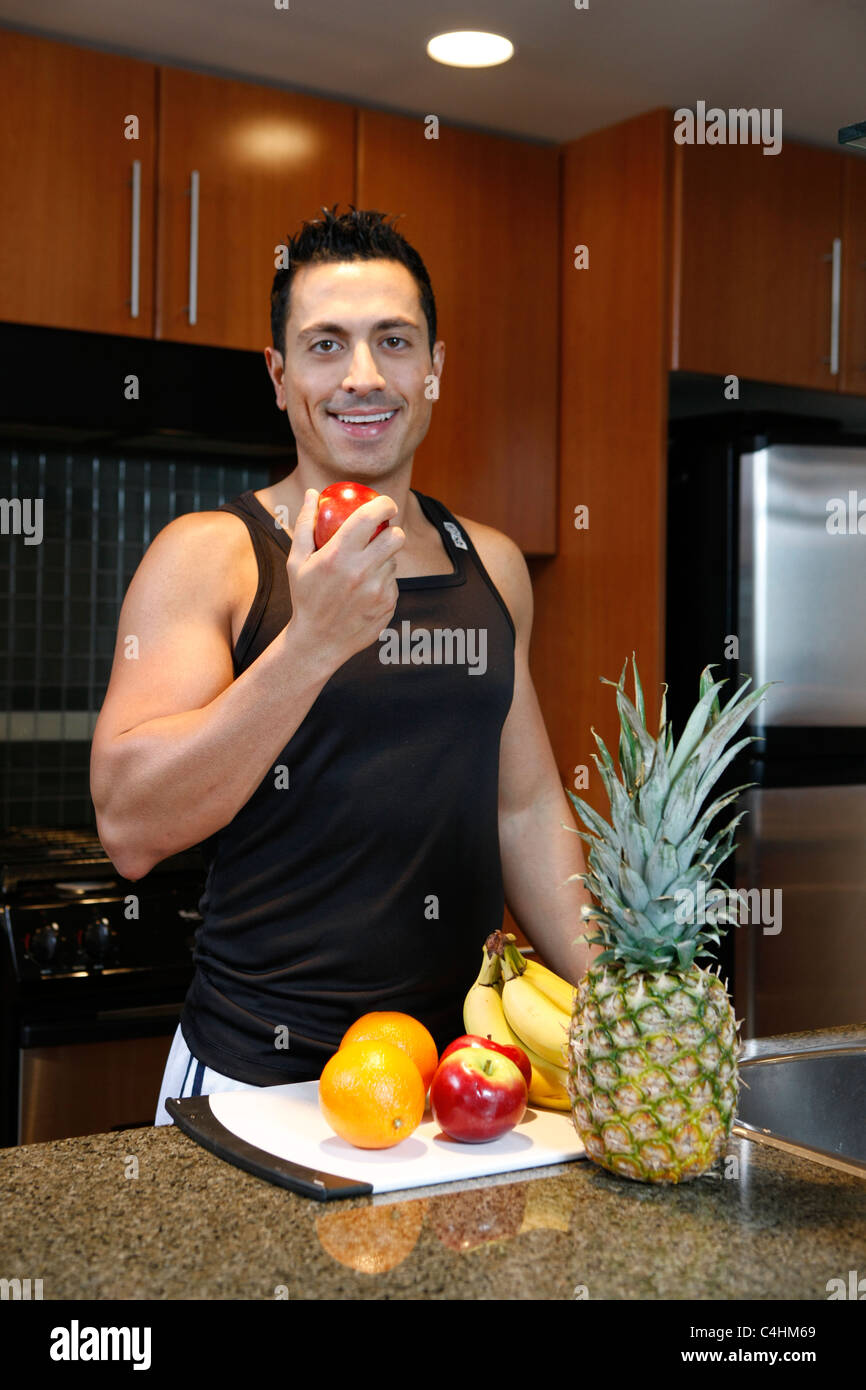 man eating healthy Stock Photo - Alamy