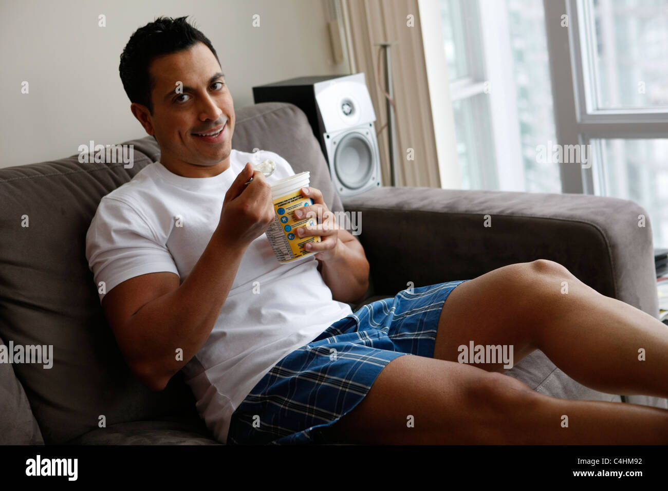 man eating healthy Stock Photo - Alamy