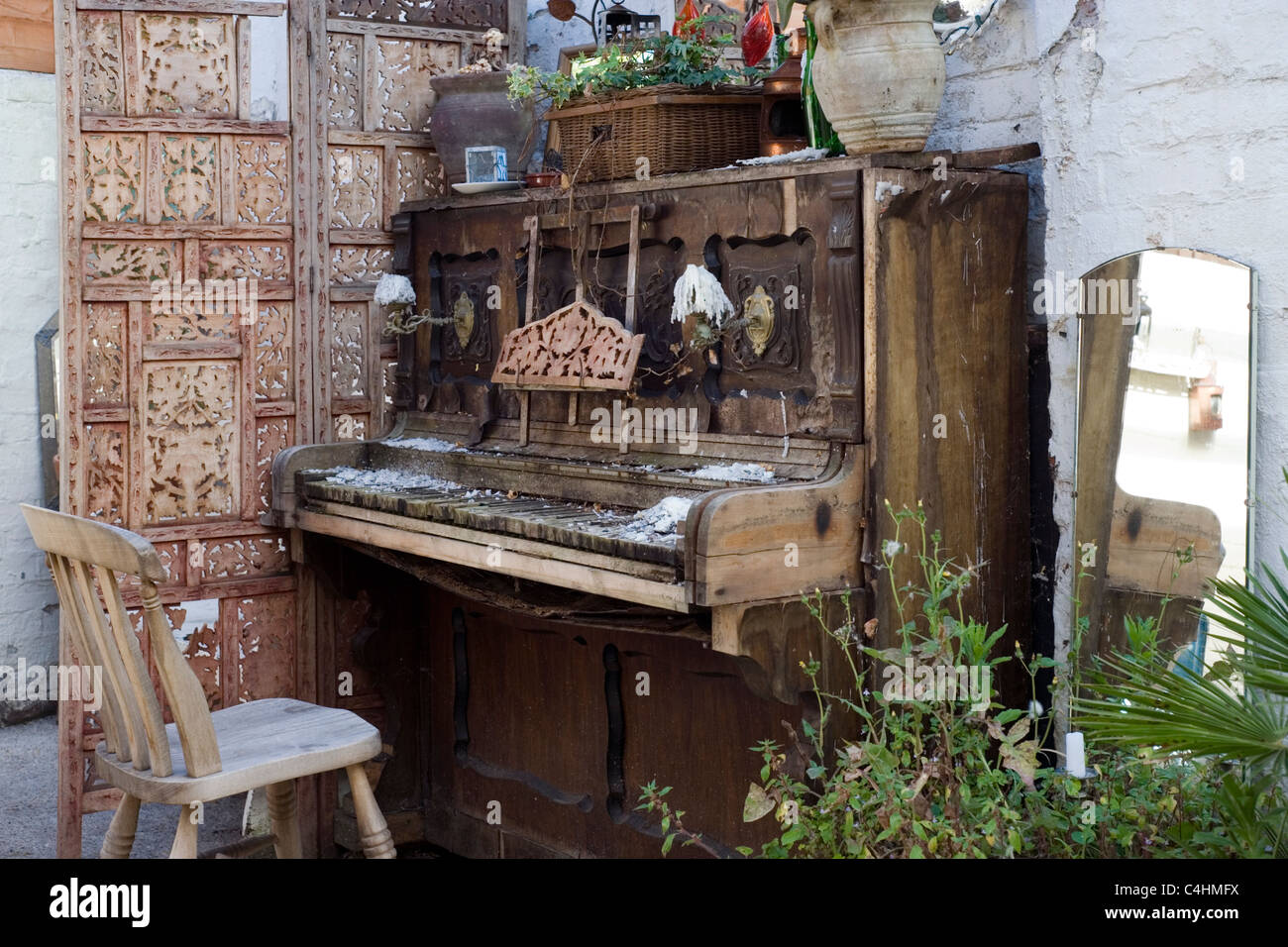 dilapidated broken piano in pub garden Stock Photo - Alamy