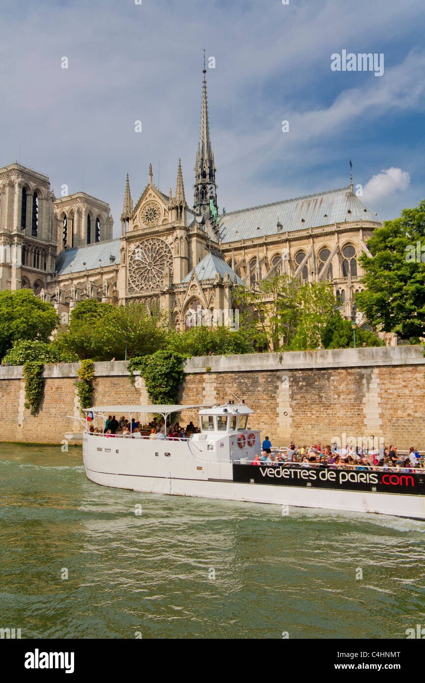 Back view gothic cathedral hi-res stock photography and images - Alamy