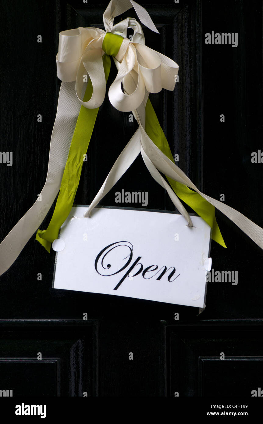 Open door sign Stock Photo - Alamy