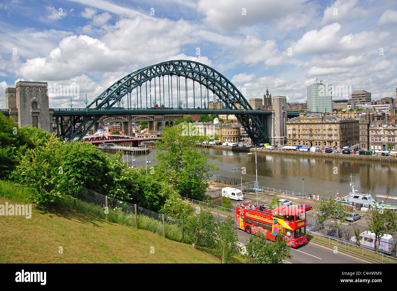 City view across River Tyne, Newcastle upon Tyne, Tyne and Wear ...
