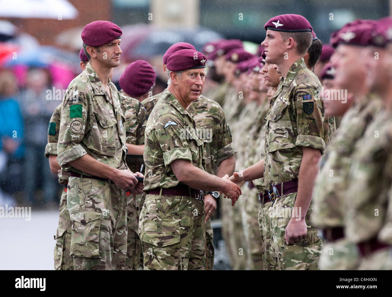 The Parachute Regiment receive Afghanistan campaign medals from Prince ...