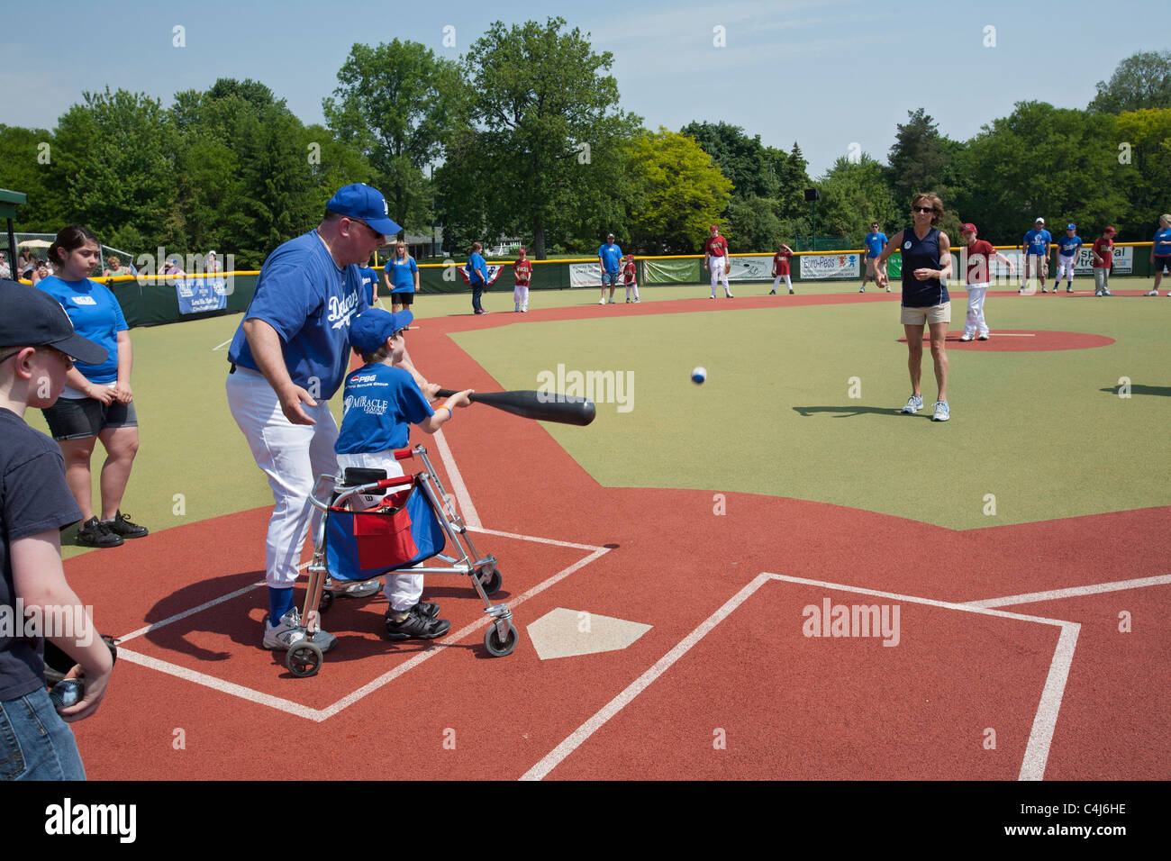 Disabled child hi-res stock photography and images - Alamy