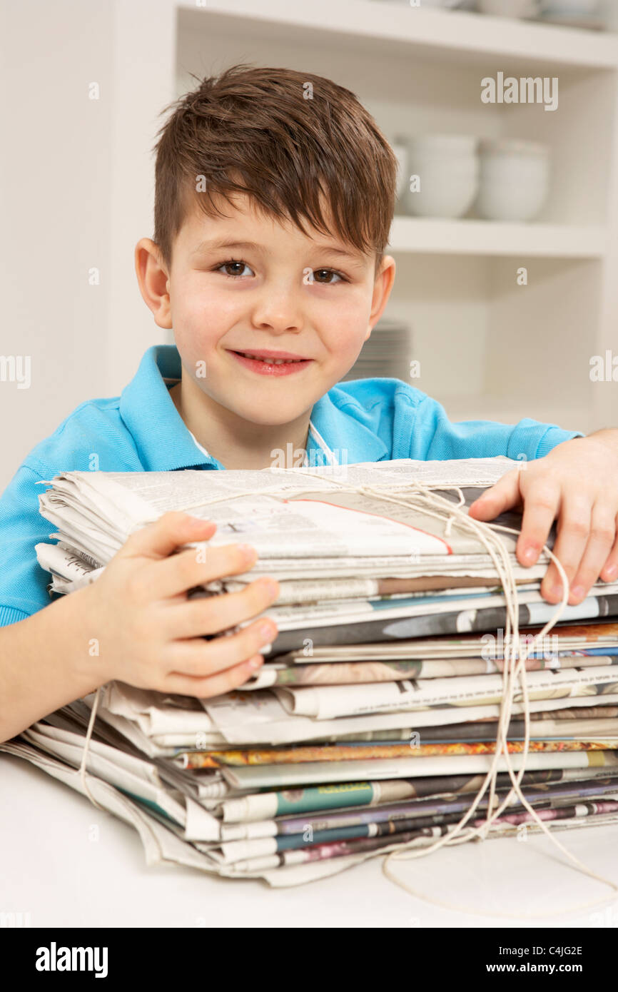 Paper boy and newspapers hi-res stock photography and images - Alamy