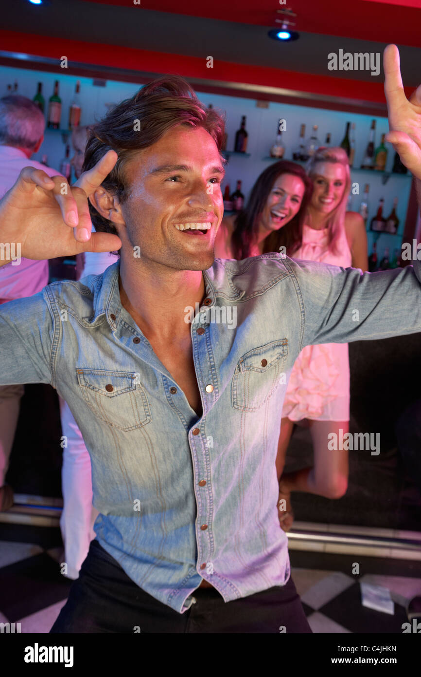 Crowded bar busy hi-res stock photography and images - Alamy