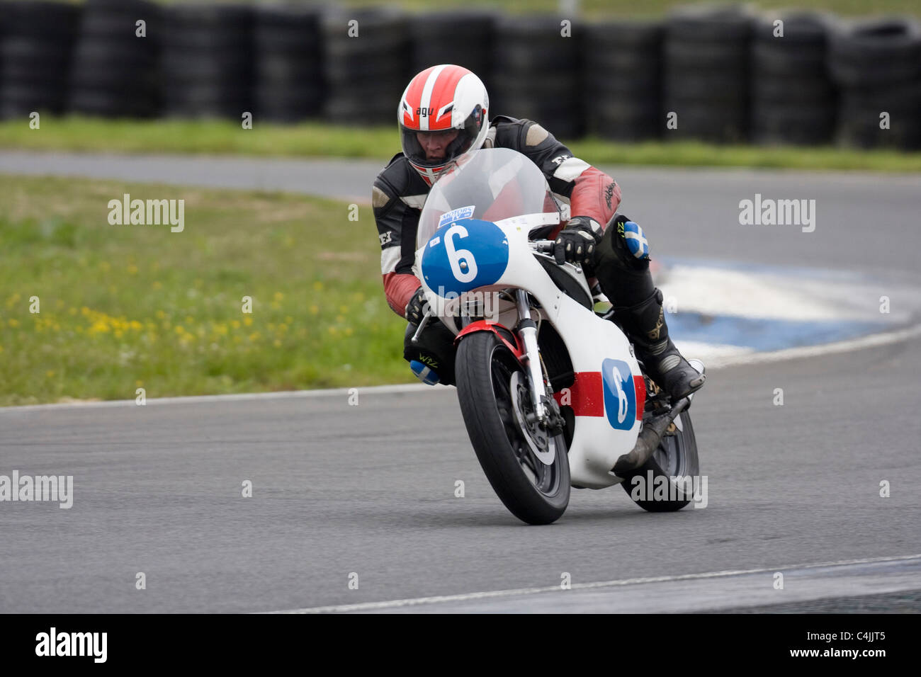 Yamaha TZ 350 ridden by Ian Thomson Stock Photo - Alamy