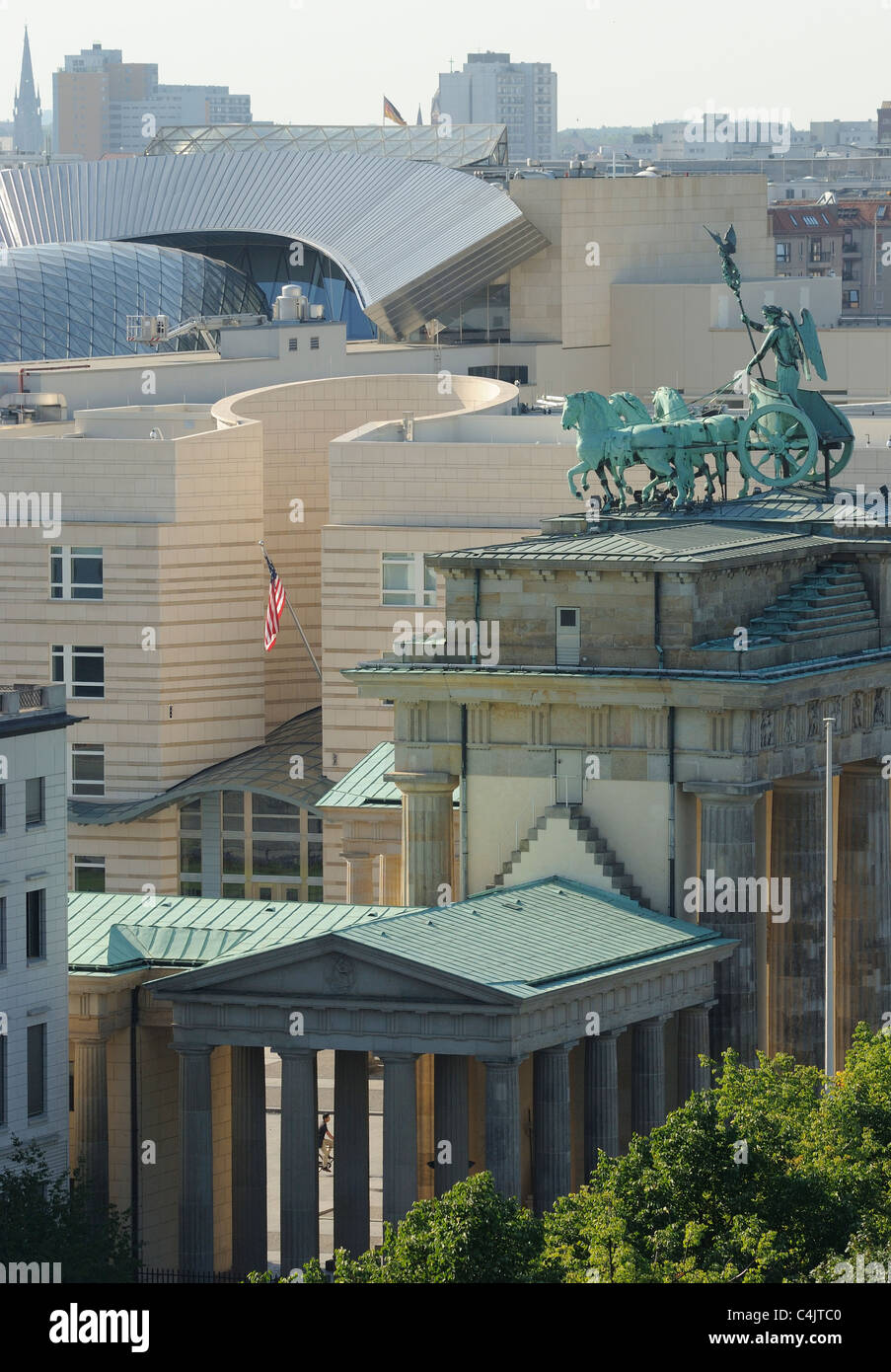 American embassy hi-res stock photography and images - Alamy