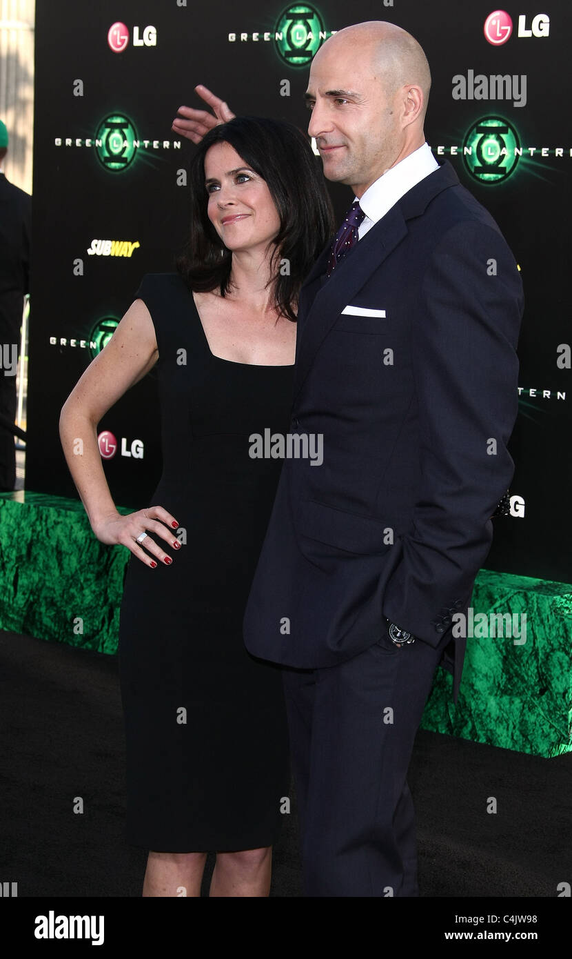 Mark strong wife liza marshall hi-res stock photography and images - Alamy