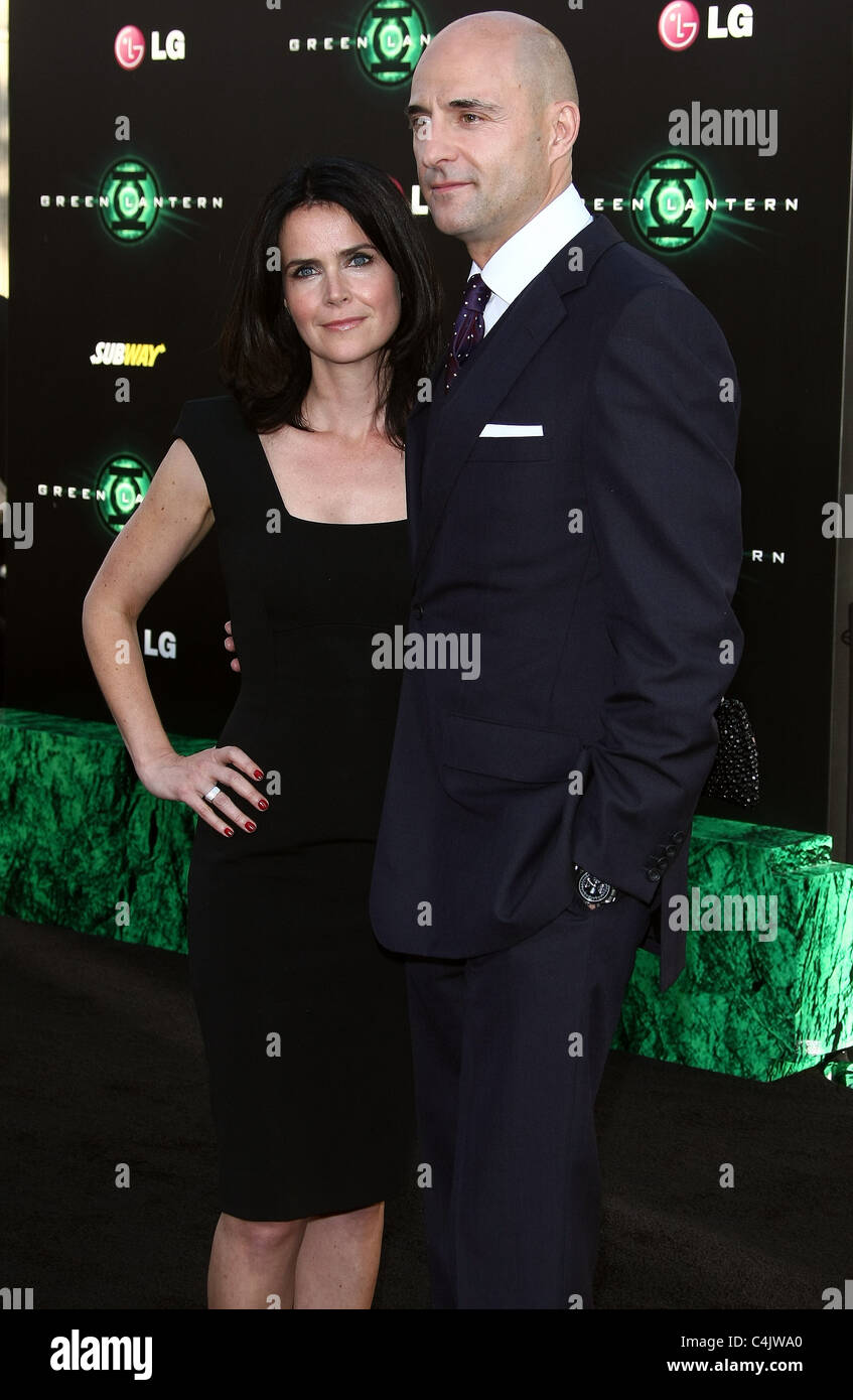 Mark strong wife liza marshall hi-res stock photography and images - Alamy