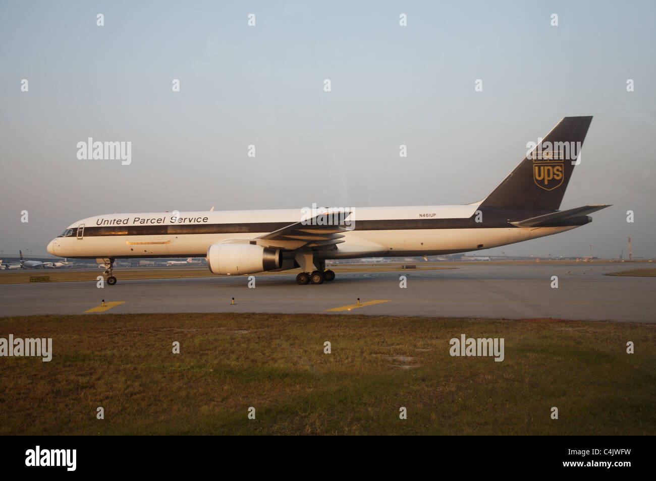 Ups cargo plane hi-res stock photography and images - Alamy