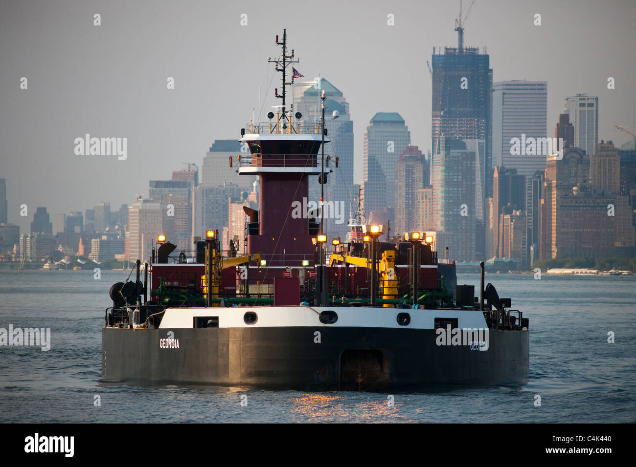 Oil barge hi-res stock photography and images - Alamy