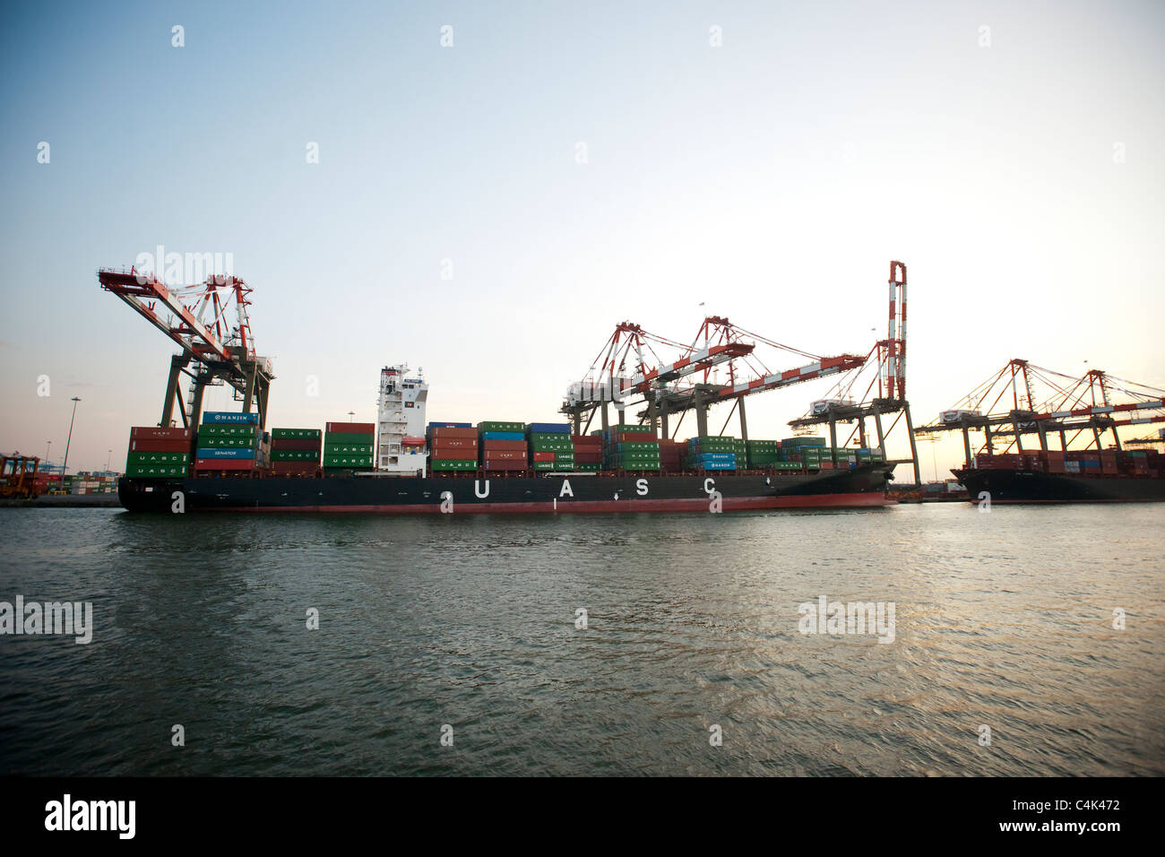 The UASC line Shuwaikh unloads in Port Elizabeth in the New York and ...