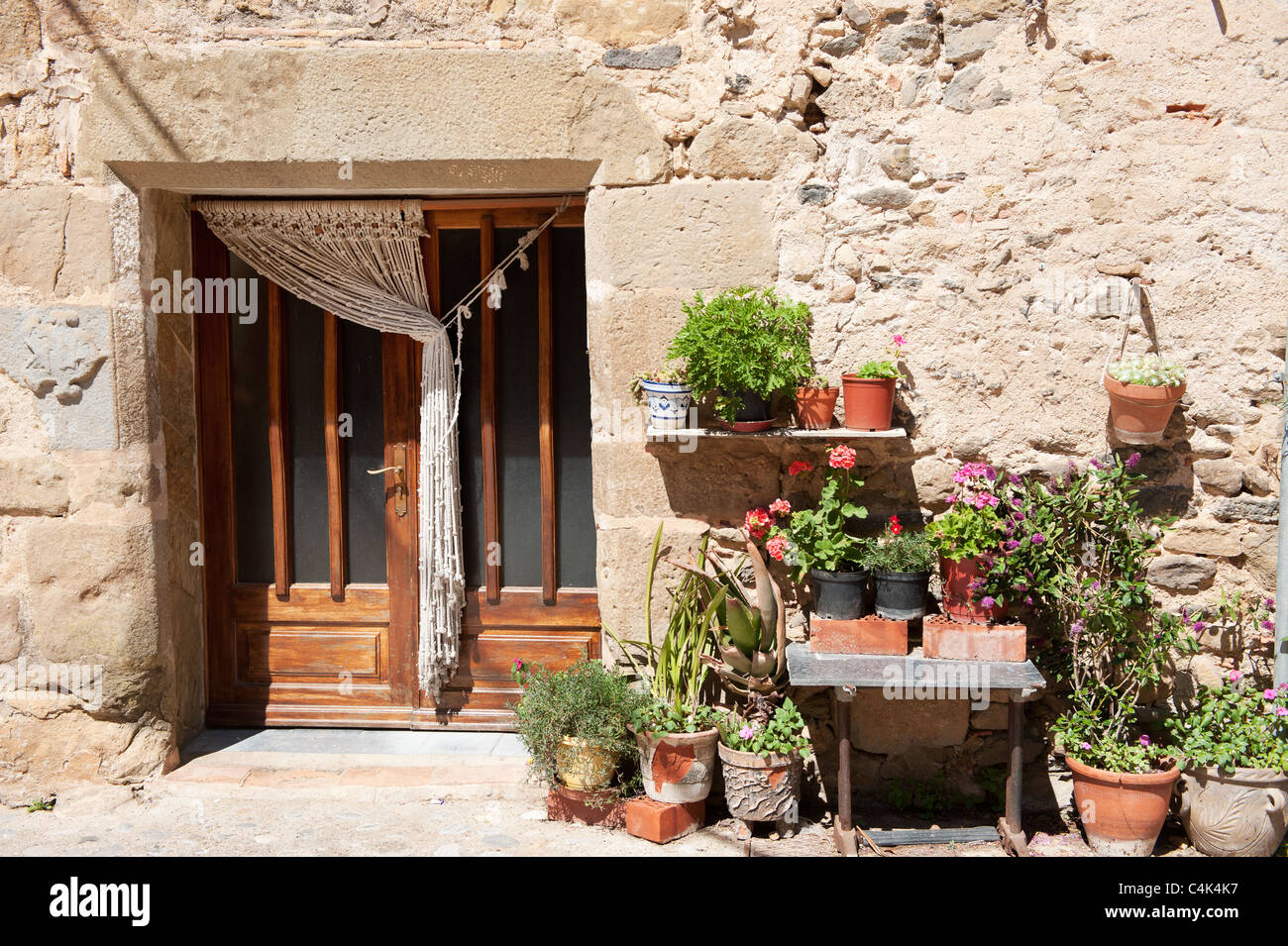 Spanish house flowers pots hi-res stock photography and images - Alamy